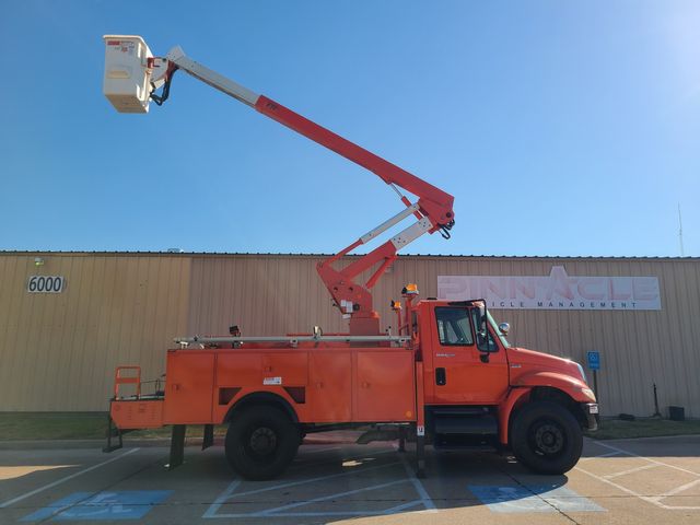 Bucket Trucks | Pinnacle Trucks | Irving Equipment Dealership