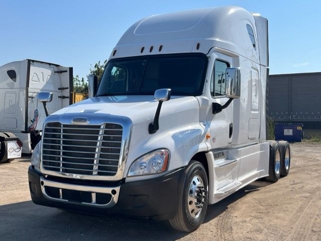 Used Commercial Trucks Dallas | Truck Dealer Dallas | Infinity Trucks
