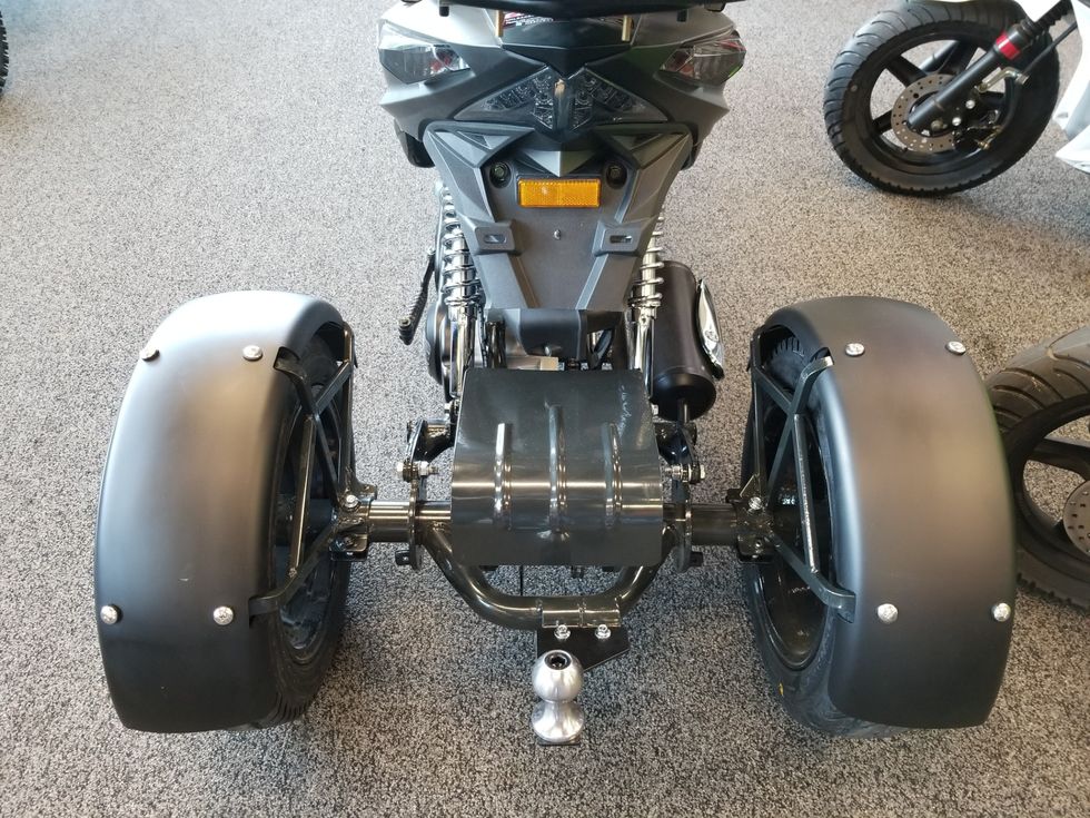 Three Wheeled Gas Powered 50cc Trike Scooters | atelier-yuwa.ciao.jp