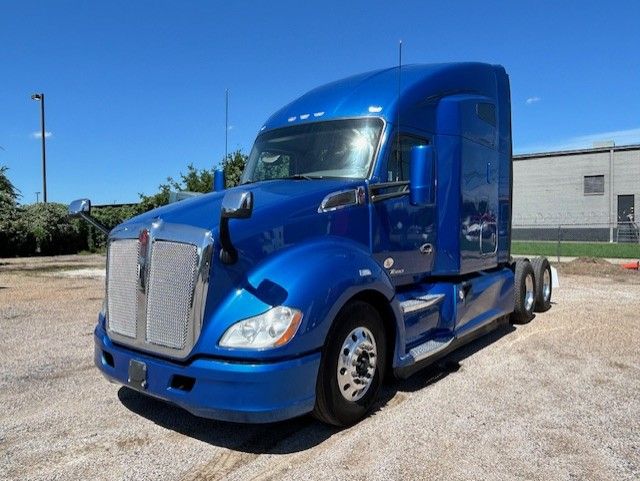 Used Commercial Trucks Dallas | Truck Dealer Dallas | Infinity Trucks